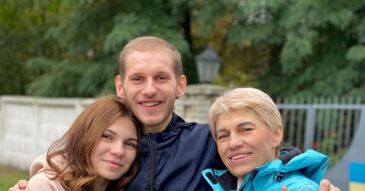 Рідні звільнених з полону азовців Ореста та Волини розповіли про їх ...